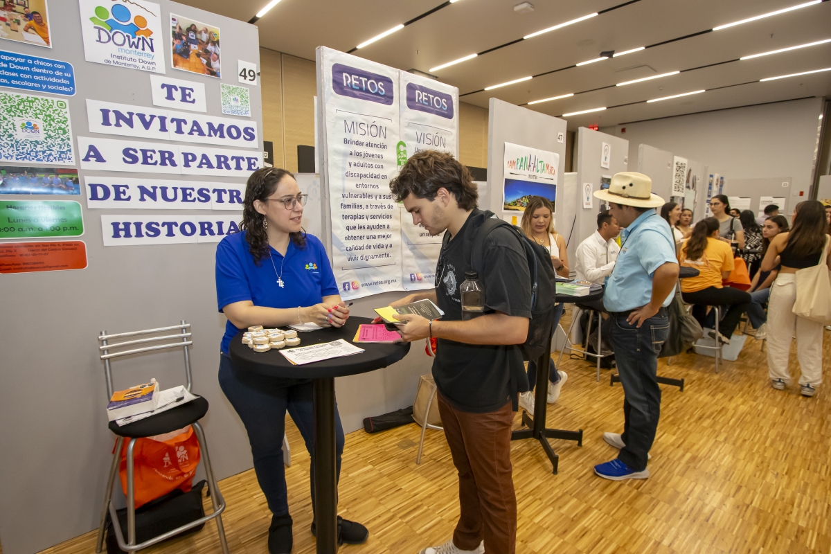 Conocen estudiantes UDEM sus opciones de servicio social | UDEM